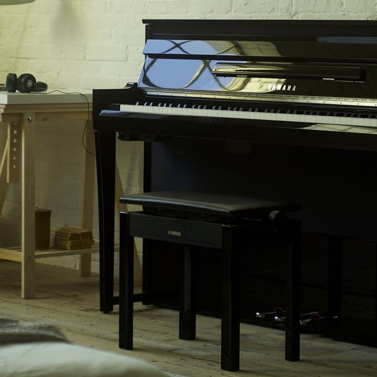 CLP825 - Clavinova console digital piano with bench – The Piano Guys ...